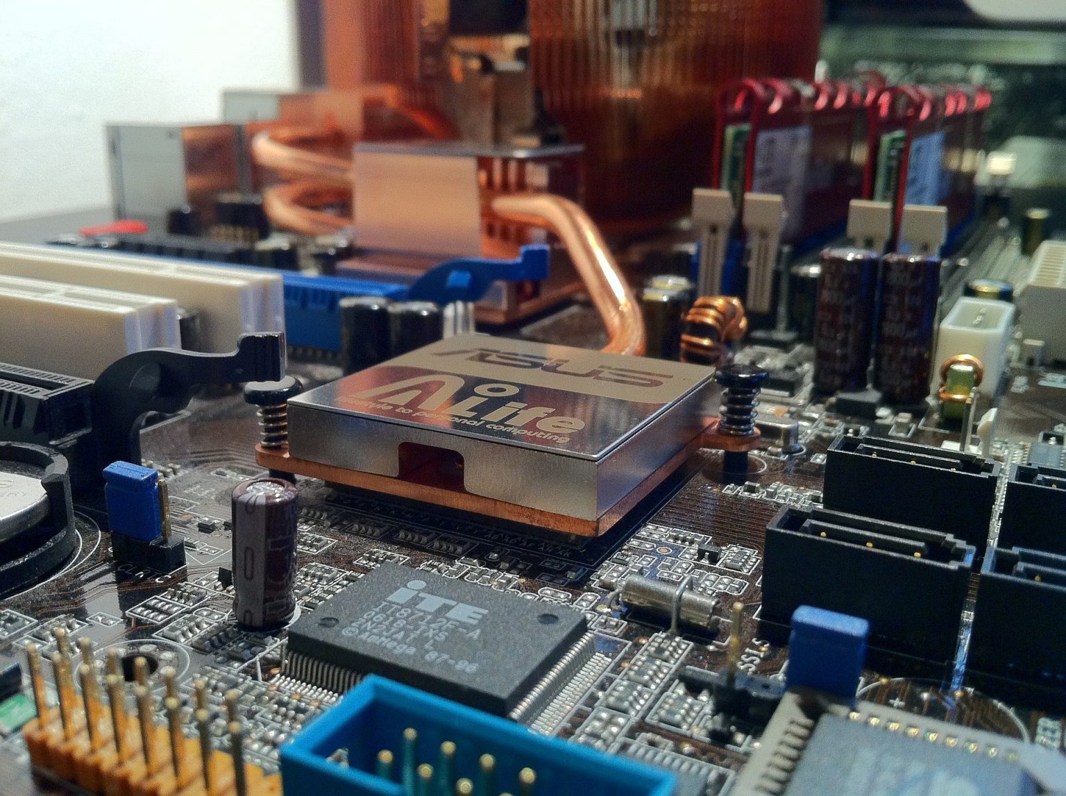 Orange Light On Motherboard: What It Means And 6 Ways To Fix It